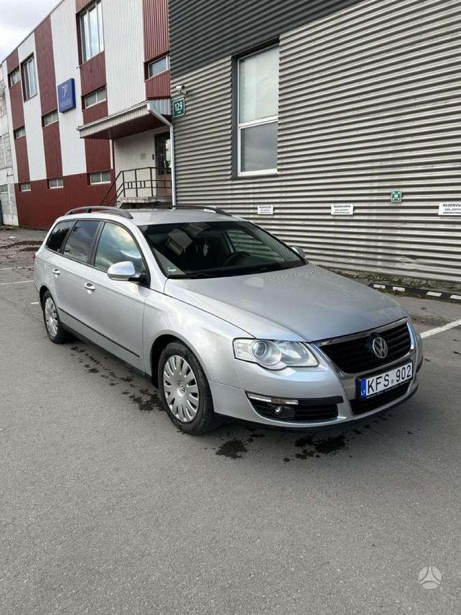 Grey Volkswagen Passat 2010 in Siauliai, with an engine capacity of 1.97 L and mileage of 391 thousand km for 1500 €, photo 1 on AUTOMOTO.COM.LV
