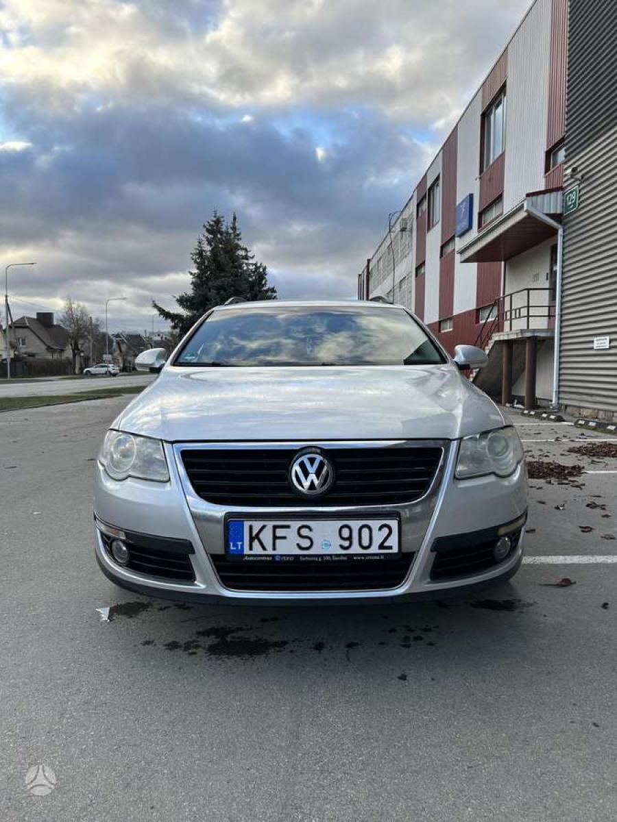Grey Volkswagen Passat 2010 in Siauliai, with an engine capacity of 1.97 L and mileage of 391 thousand km for 1500 €, photo 2 on AUTOMOTO.COM.LV