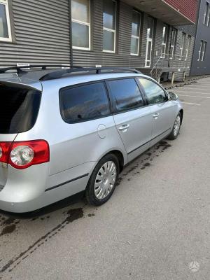 Grey Volkswagen Passat 2010 in Siauliai, with an engine capacity of 1.97 L and mileage of 391 thousand km for 1500 €, photo 3 on AUTOMOTO.COM.LV