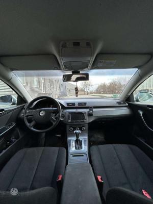 Grey Volkswagen Passat 2010 in Siauliai, with an engine capacity of 1.97 L and mileage of 391 thousand km for 1500 €, photo 8 on AUTOMOTO.COM.LV