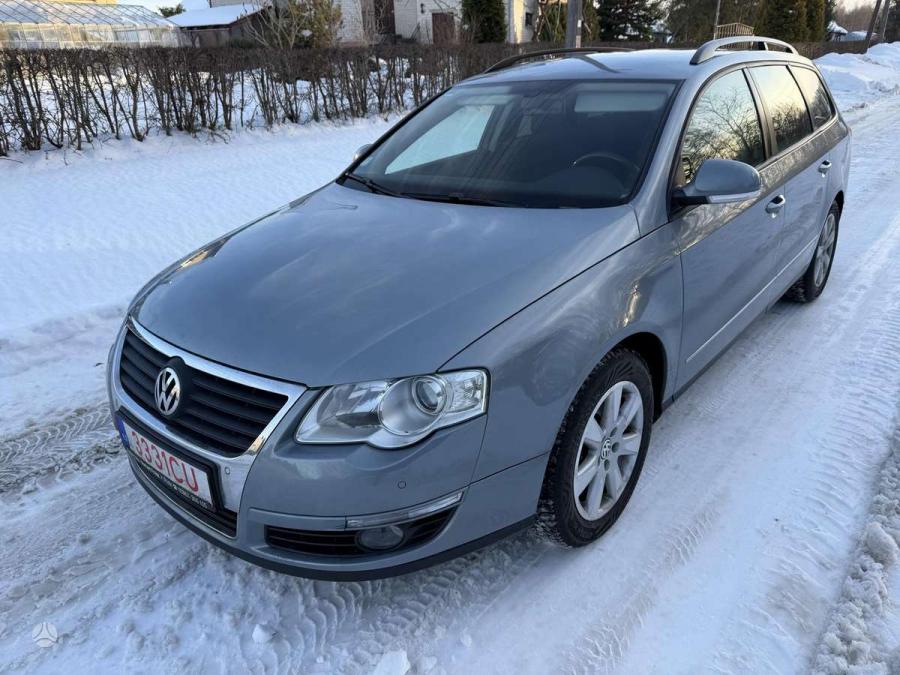 Grey Volkswagen Passat 2010 in Panevezys, with an engine capacity of 1.97 L and mileage of 300 thousand km for 2500 €, photo 1 on AUTOMOTO.COM.LV
