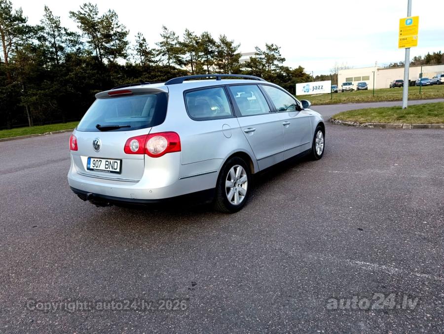 Pelēks Volkswagen Passat 2010 Tallina, ar dzinēja tilpumu 2.00 L un nobraukumu 334 tūkst. km par 2499 €, foto 4 vietnē AUTOMOTO.COM.LV
