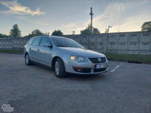 Pelēks Volkswagen Passat 2010 Viļņa, ar dzinēja tilpumu 1.60 L un nobraukumu 600 tūkst. km par 2500 €, foto  vietnē AUTOMOTO.COM.LV
