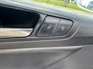 Pelēks Volkswagen Passat 2010 Klaipėda, ar dzinēja tilpumu 2.00 L un nobraukumu 365 tūkst. km par 2500 €, foto 20 vietnē AUTOMOTO.COM.LV
