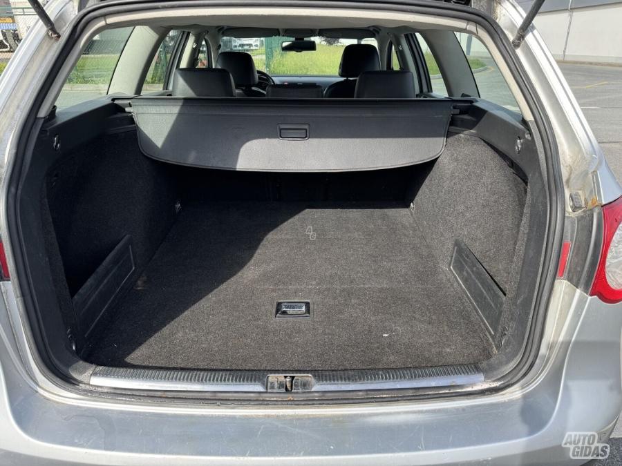 Pelēks Volkswagen Passat 2010 Klaipėda, ar dzinēja tilpumu 2.00 L un nobraukumu 365 tūkst. km par 2500 €, foto 24 vietnē AUTOMOTO.COM.LV