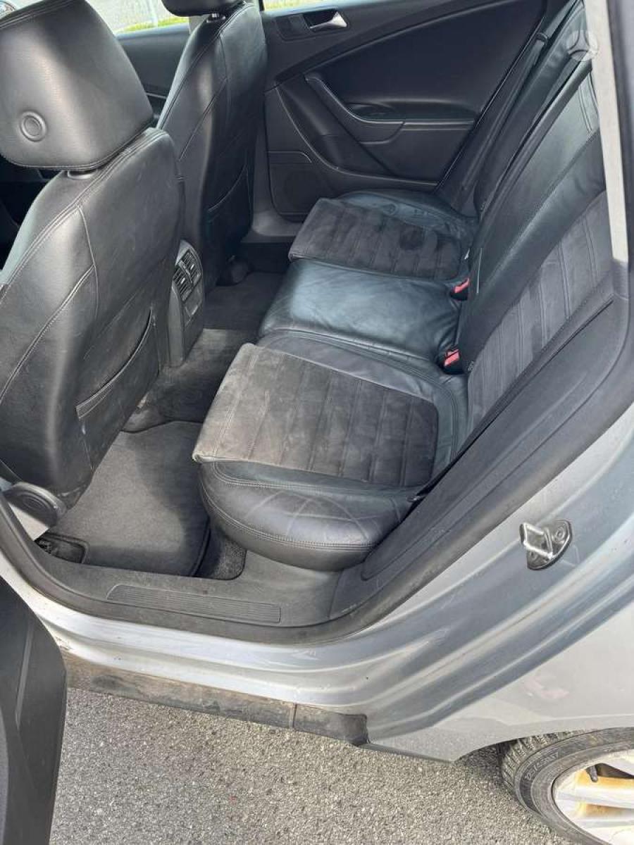 Pelēks Volkswagen Passat 2010 Klaipėda, ar dzinēja tilpumu 1.97 L un nobraukumu 363 tūkst. km par 2500 €, foto 12 vietnē AUTOMOTO.COM.LV