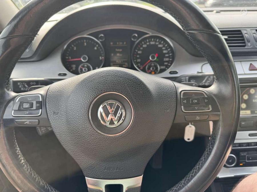 Pelēks Volkswagen Passat 2010 Klaipėda, ar dzinēja tilpumu 1.97 L un nobraukumu 363 tūkst. km par 2500 €, foto 13 vietnē AUTOMOTO.COM.LV