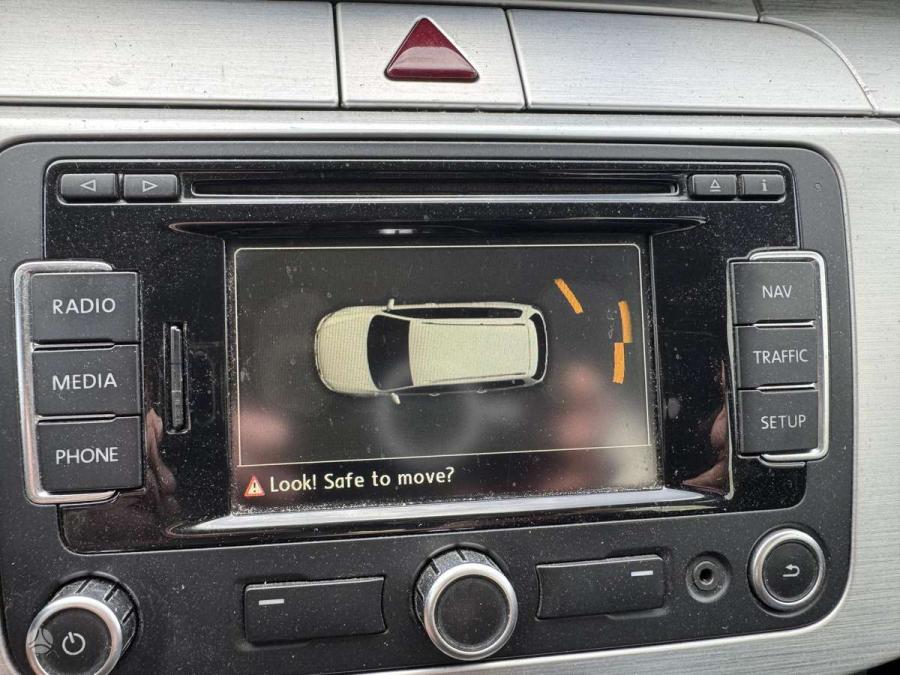 Pelēks Volkswagen Passat 2010 Klaipėda, ar dzinēja tilpumu 1.97 L un nobraukumu 363 tūkst. km par 2500 €, foto 17 vietnē AUTOMOTO.COM.LV