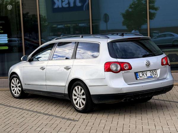 Grey Volkswagen Passat 2010 in Klaipeda, with an engine capacity of 2.00 L and mileage of 230 thousand km for 2200 €, photo 3 on AUTOMOTO.COM.LV