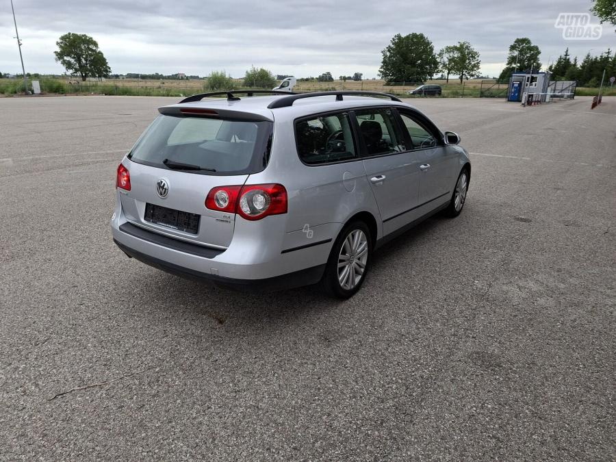 Grey Volkswagen Passat 2010 in Marijampole, with an engine capacity of 1.60 L and mileage of 215 thousand km for 2850 €, photo 6 on AUTOMOTO.COM.LV