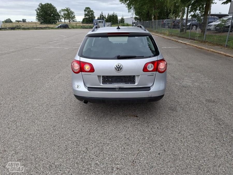 Grey Volkswagen Passat 2010 in Marijampole, with an engine capacity of 1.60 L and mileage of 215 thousand km for 2850 €, photo 7 on AUTOMOTO.COM.LV