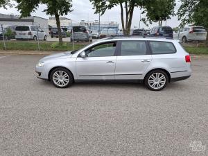 Grey Volkswagen Passat 2010 in Marijampole, with an engine capacity of 1.60 L and mileage of 215 thousand km for 2850 €, photo 9 on AUTOMOTO.COM.LV