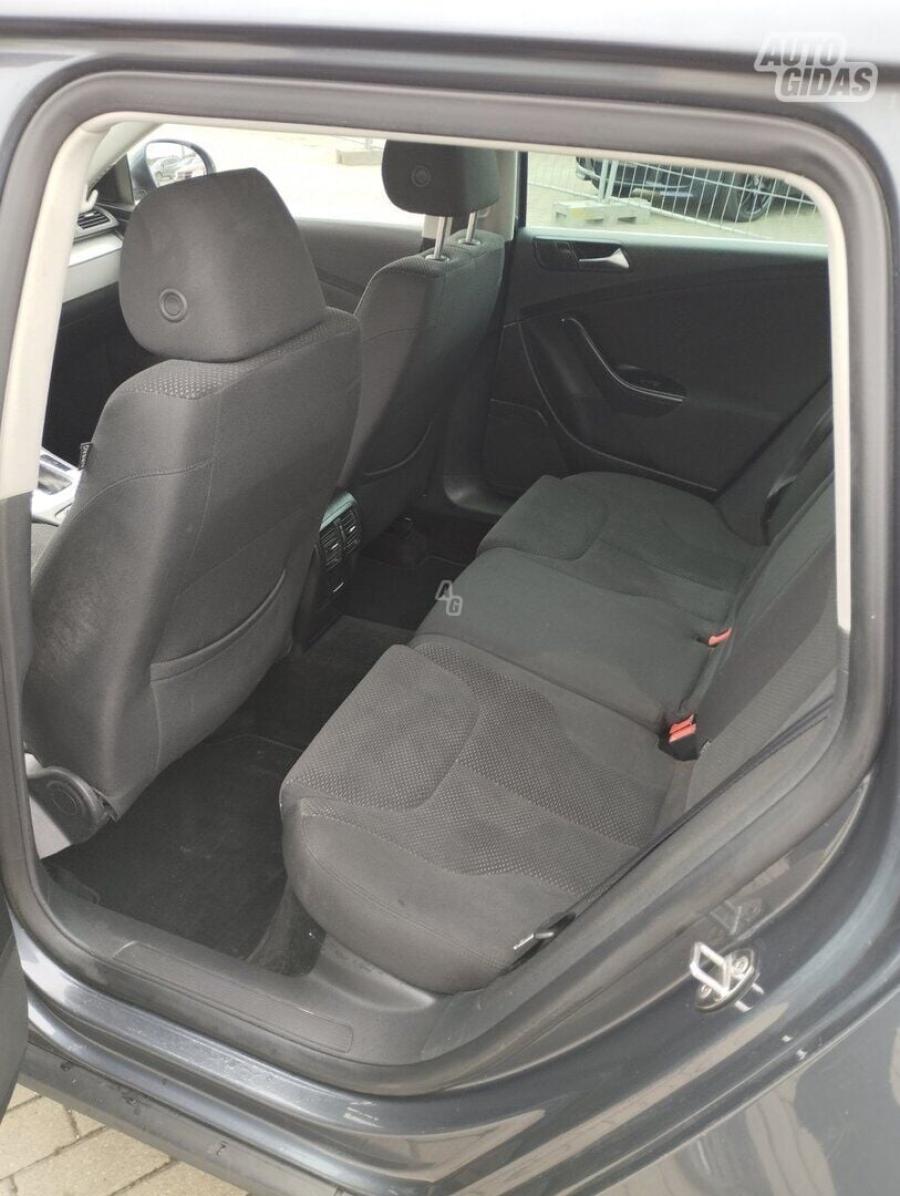 Grey Volkswagen Passat 2010 in Marijampole, with an engine capacity of 1.40 L and mileage of 180 thousand km for 3099 €, photo 8 on AUTOMOTO.COM.LV