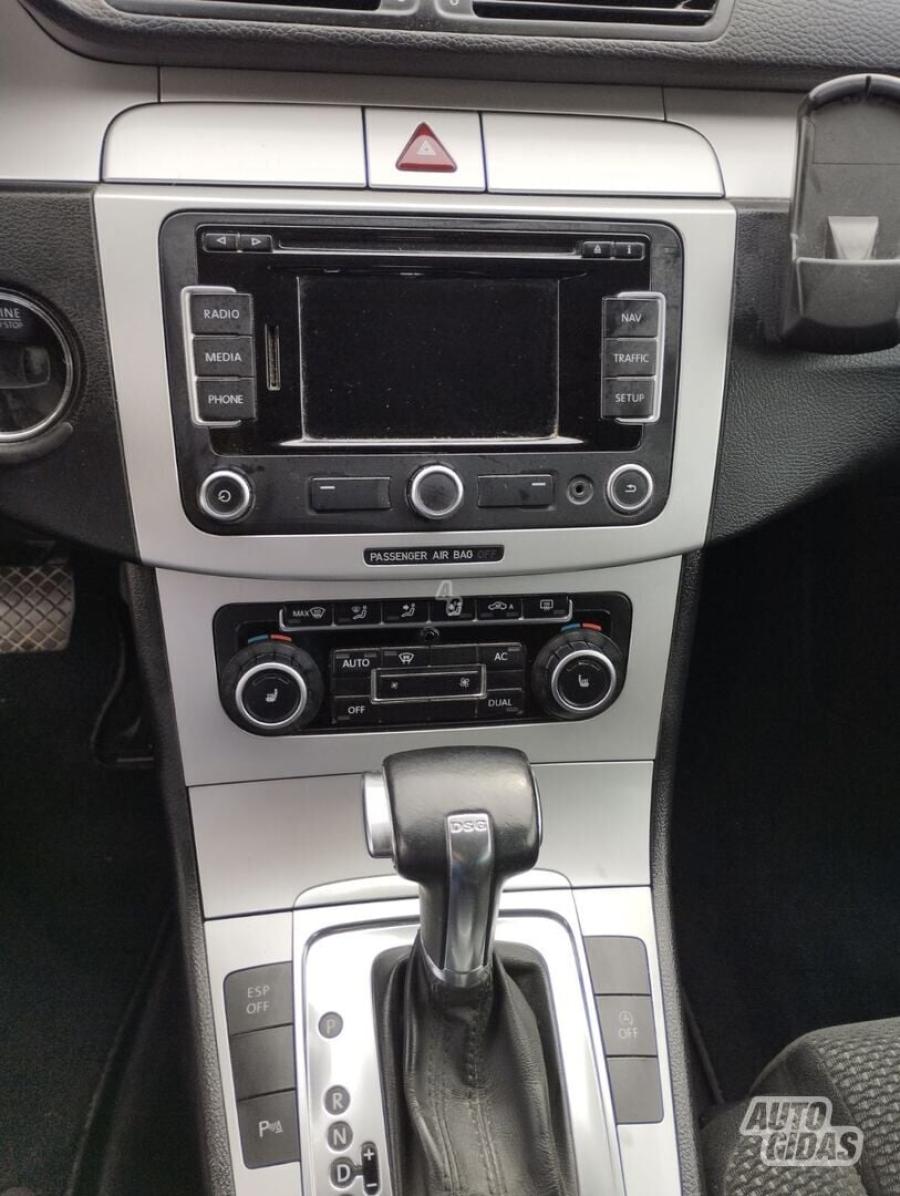 Grey Volkswagen Passat 2010 in Marijampole, with an engine capacity of 1.40 L and mileage of 180 thousand km for 3099 €, photo 12 on AUTOMOTO.COM.LV