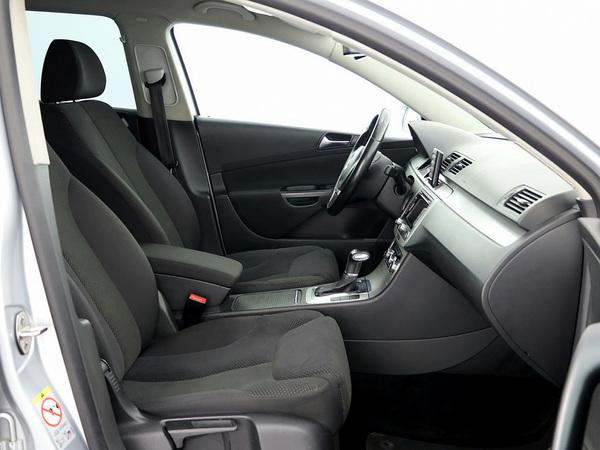 Grey Volkswagen Passat 2010 in Tallinn, with an engine capacity of 2.00 L and mileage of 346 thousand km for 1799 €, photo 7 on AUTOMOTO.COM.LV