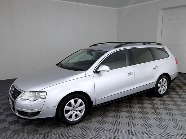 Grey Volkswagen Passat 2010 in Tallinn, with an engine capacity of 2.00 L and mileage of 346 thousand km for 1799 €, photo 10 on AUTOMOTO.COM.LV