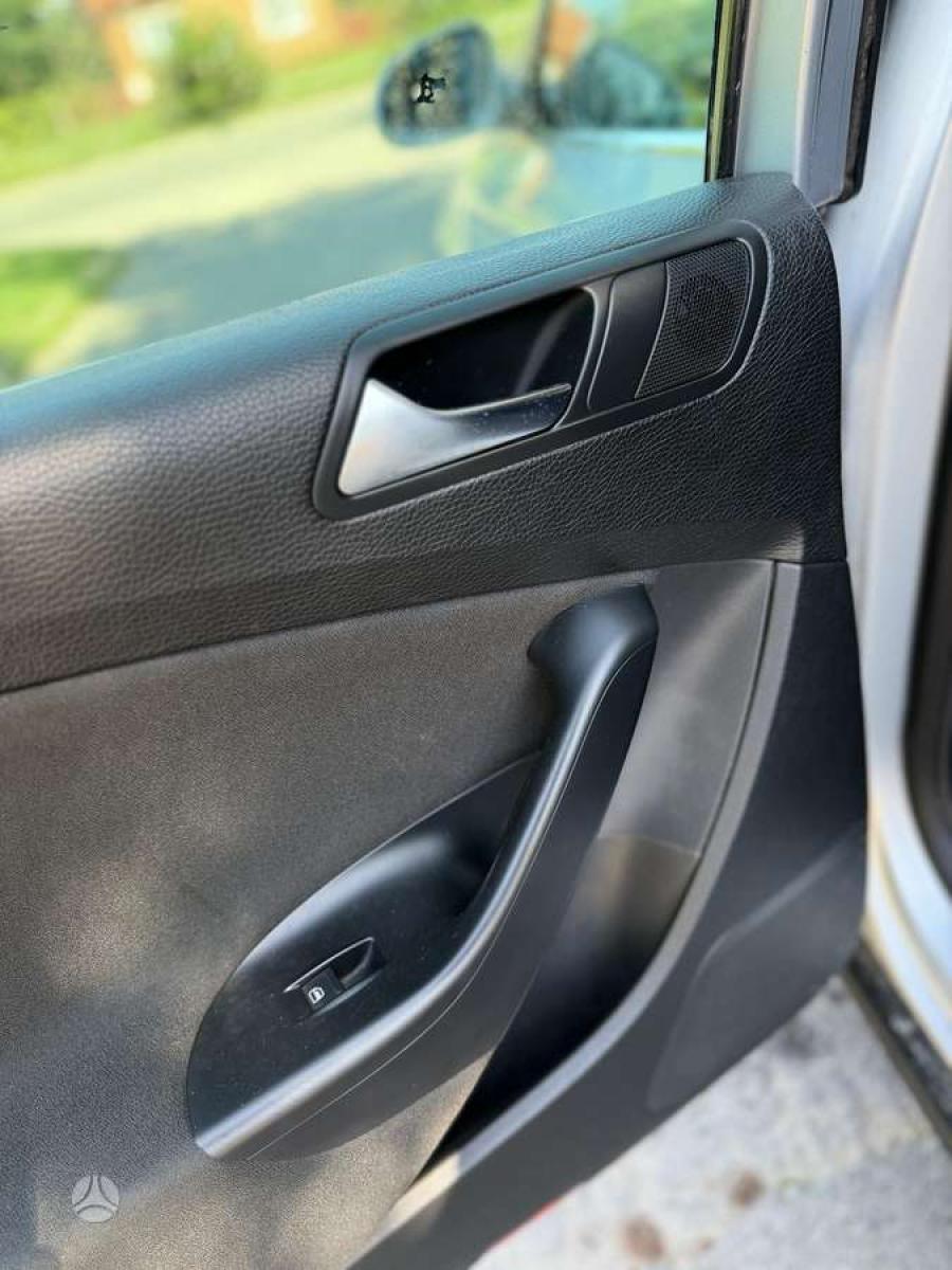 Pelēks Volkswagen Passat 2010 Kauņa, ar dzinēja tilpumu 1.60 L un nobraukumu 352 tūkst. km par 2050 €, foto 14 vietnē AUTOMOTO.COM.LV
