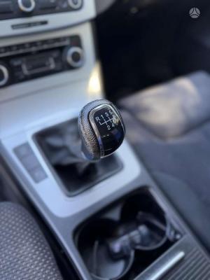 Pelēks Volkswagen Passat 2010 Kauņa, ar dzinēja tilpumu 1.60 L un nobraukumu 352 tūkst. km par 2050 €, foto 23 vietnē AUTOMOTO.COM.LV