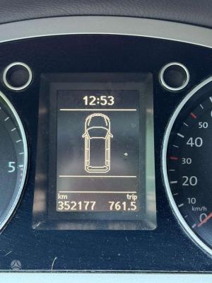 Pelēks Volkswagen Passat 2010 Kauņa, ar dzinēja tilpumu 1.60 L un nobraukumu 352 tūkst. km par 2050 €, foto 31 vietnē AUTOMOTO.COM.LV