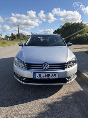 Grey Volkswagen Passat 2010 in Lazdijai, with an engine capacity of 2.00 L and mileage of 243 thousand km for 3950 €, photo  on AUTOMOTO.COM.LV