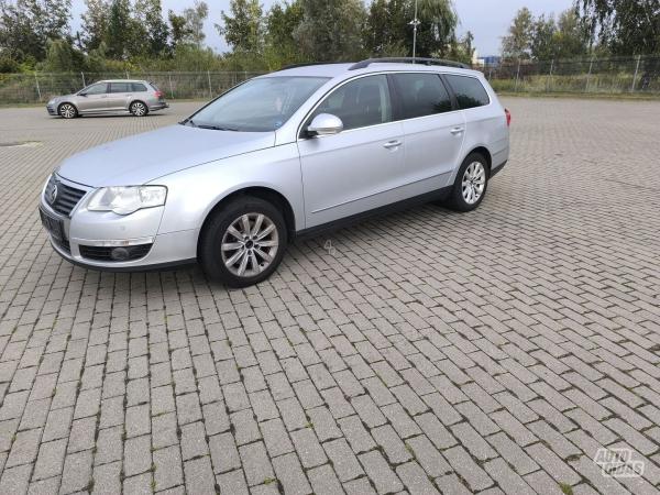 Grey Volkswagen Passat 2010 in Marijampole, with an engine capacity of 1.60 L and mileage of 221 thousand km for 3150 €, photo 3 on AUTOMOTO.COM.LV