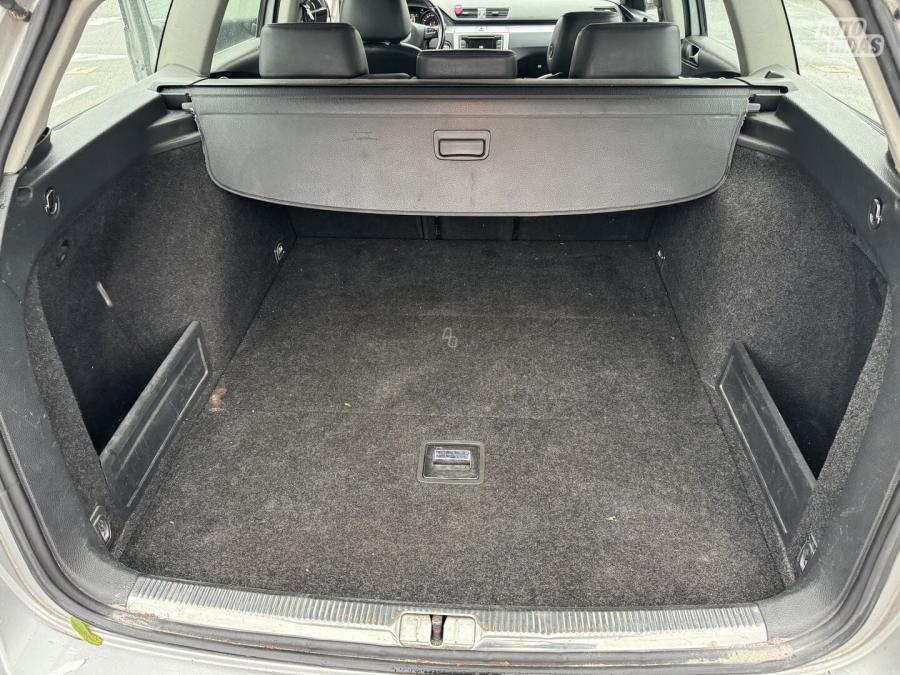 Pelēks Volkswagen Passat 2010 Klaipėda, ar dzinēja tilpumu 2.00 L un nobraukumu 369 tūkst. km par 2600 €, foto 12 vietnē AUTOMOTO.COM.LV