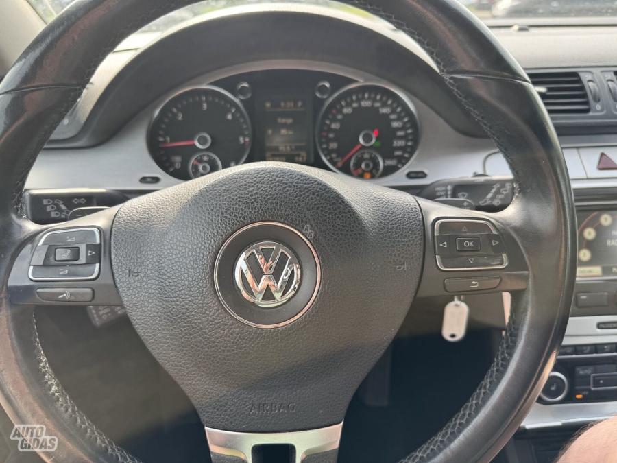 Pelēks Volkswagen Passat 2010 Klaipėda, ar dzinēja tilpumu 2.00 L un nobraukumu 369 tūkst. km par 2600 €, foto 17 vietnē AUTOMOTO.COM.LV