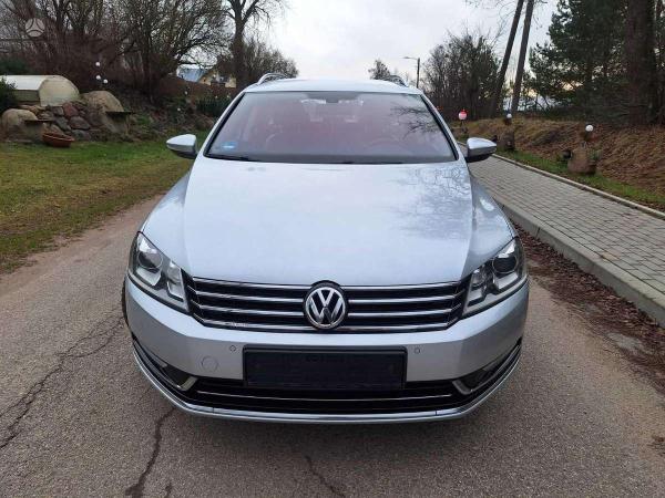 Grey Volkswagen Passat 2011 in Prienai, with an engine capacity of 1.97 L and mileage of 218 thousand km for 5100 €, photo 2 on AUTOMOTO.COM.LV