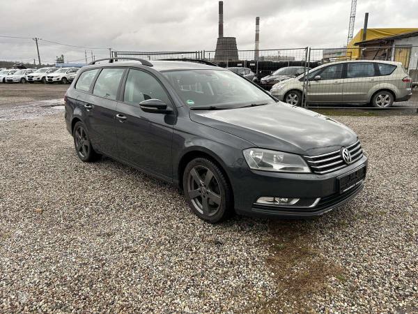 Pelēks Volkswagen Passat 2011 Kauņa, ar dzinēja tilpumu 1.97 L un nobraukumu 390 tūkst. km par 3990 €, foto 3 vietnē AUTOMOTO.COM.LV
