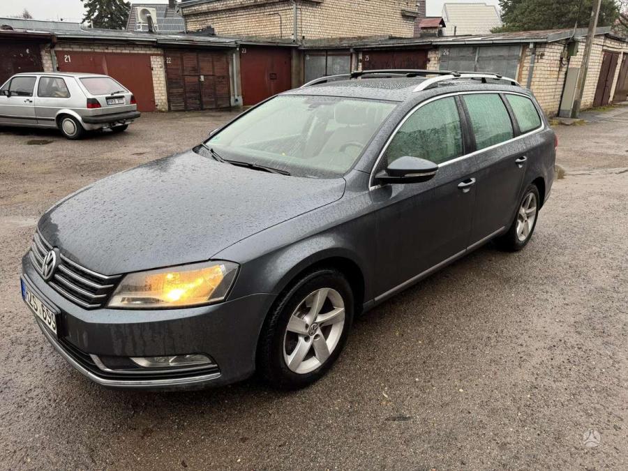 Pelēks Volkswagen Passat 2011 Kauņa, ar dzinēja tilpumu 1.60 L un nobraukumu 312 tūkst. km par 3400 €, foto 2 vietnē AUTOMOTO.COM.LV