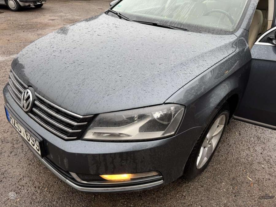Pelēks Volkswagen Passat 2011 Kauņa, ar dzinēja tilpumu 1.60 L un nobraukumu 312 tūkst. km par 3400 €, foto 5 vietnē AUTOMOTO.COM.LV