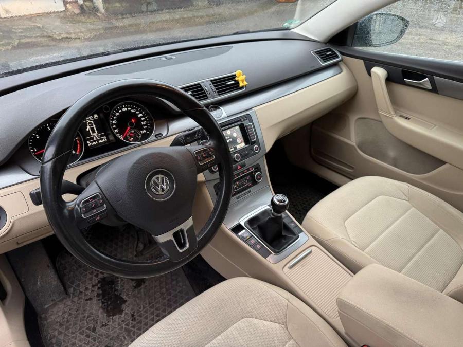 Pelēks Volkswagen Passat 2011 Kauņa, ar dzinēja tilpumu 1.60 L un nobraukumu 312 tūkst. km par 3400 €, foto 10 vietnē AUTOMOTO.COM.LV