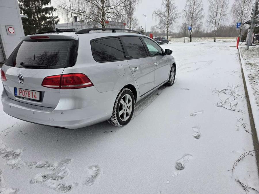 Pelēks Volkswagen Passat 2011 Šauļi, ar dzinēja tilpumu 1.39 L un nobraukumu 200 tūkst. km par 4700 €, foto 4 vietnē AUTOMOTO.COM.LV