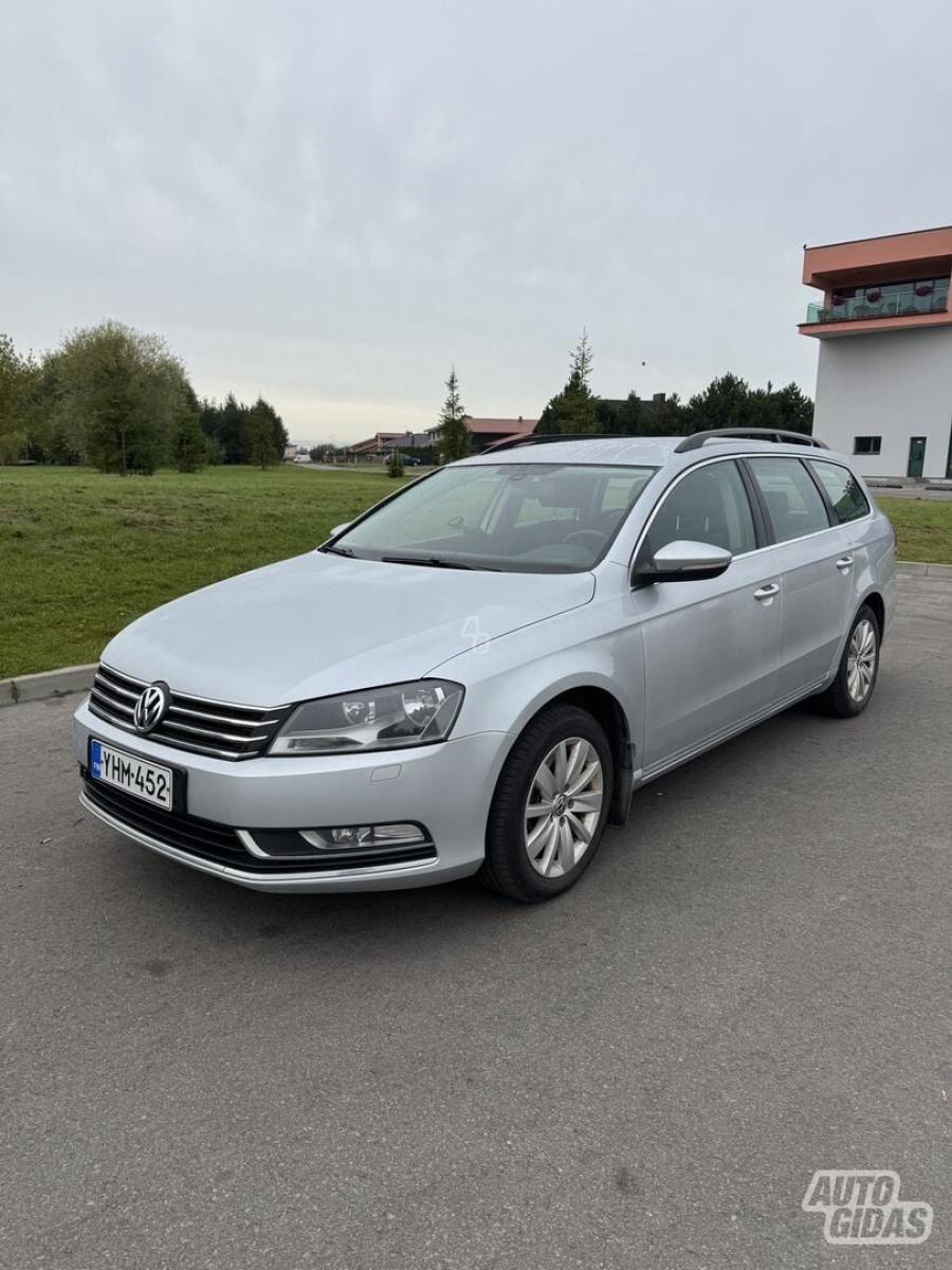 Grey Volkswagen Passat 2011 in Panevezys, with an engine capacity of 1.40 L and mileage of 278 thousand km for 3500 €, photo 1 on AUTOMOTO.COM.LV