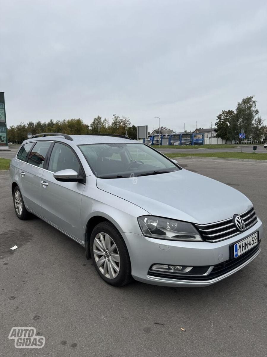 Grey Volkswagen Passat 2011 in Panevezys, with an engine capacity of 1.40 L and mileage of 278 thousand km for 3500 €, photo 2 on AUTOMOTO.COM.LV