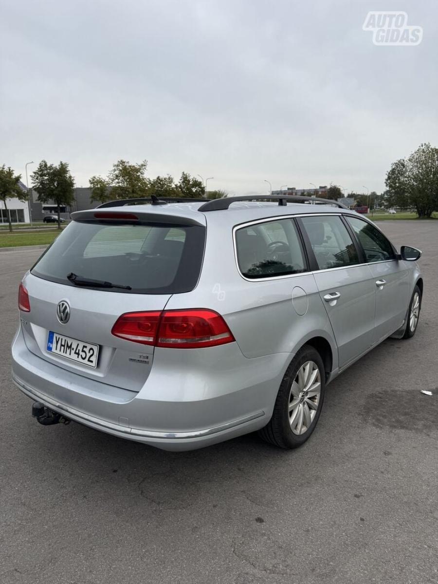 Grey Volkswagen Passat 2011 in Panevezys, with an engine capacity of 1.40 L and mileage of 278 thousand km for 3500 €, photo 3 on AUTOMOTO.COM.LV