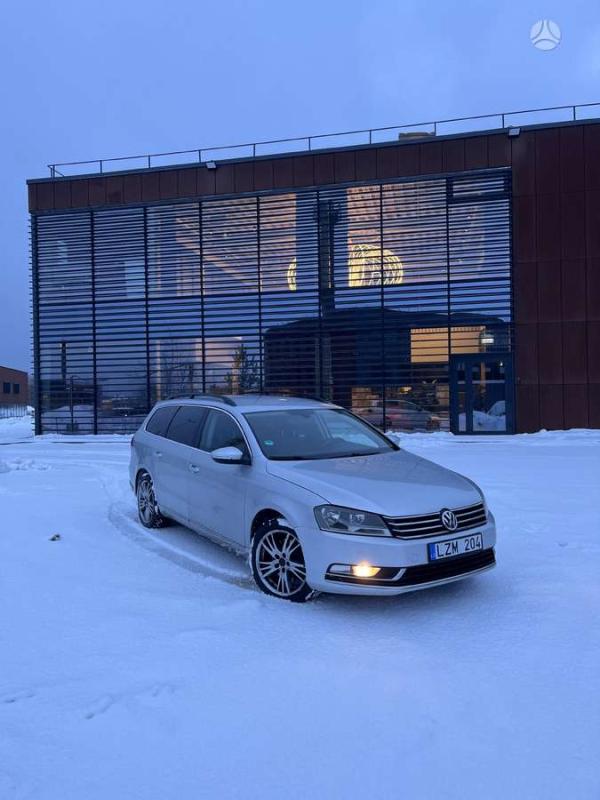Grey Volkswagen Passat 2011 in Klaipeda, with an engine capacity of 1.97 L and mileage of 308 thousand km for 4900 €, photo 1 on AUTOMOTO.COM.LV