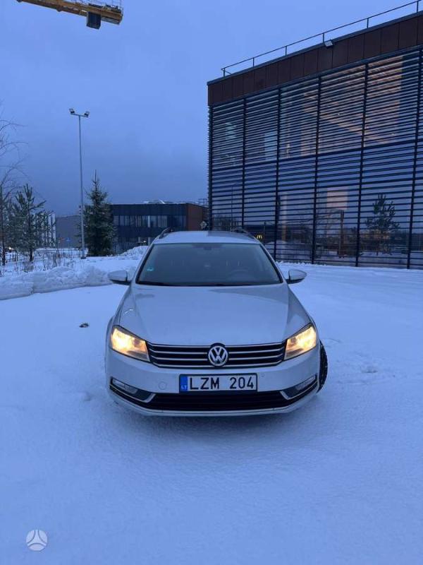 Grey Volkswagen Passat 2011 in Klaipeda, with an engine capacity of 1.97 L and mileage of 308 thousand km for 4900 €, photo 10 on AUTOMOTO.COM.LV
