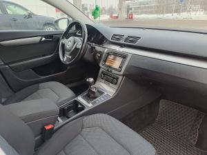 Pelēks Volkswagen Passat 2011 Telšiai, ar dzinēja tilpumu 2.00 L un nobraukumu 303 tūkst. km par 4650 €, foto 12 vietnē AUTOMOTO.COM.LV