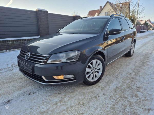 Pelēks Volkswagen Passat 2011 Kauņa, ar dzinēja tilpumu 1.97 L un nobraukumu 265 tūkst. km par 4950 €, foto 1 vietnē AUTOMOTO.COM.LV