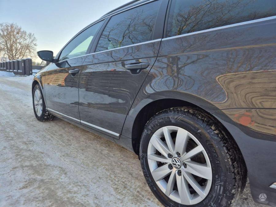 Pelēks Volkswagen Passat 2011 Kauņa, ar dzinēja tilpumu 1.97 L un nobraukumu 265 tūkst. km par 4950 €, foto 7 vietnē AUTOMOTO.COM.LV