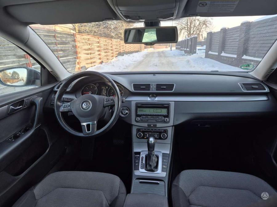 Pelēks Volkswagen Passat 2011 Kauņa, ar dzinēja tilpumu 1.97 L un nobraukumu 265 tūkst. km par 4950 €, foto 19 vietnē AUTOMOTO.COM.LV