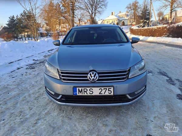 Pelēks Volkswagen Passat 2011 Telšiai, ar dzinēja tilpumu 2.00 L un nobraukumu 301 tūkst. km par 4450 €, foto 2 vietnē AUTOMOTO.COM.LV