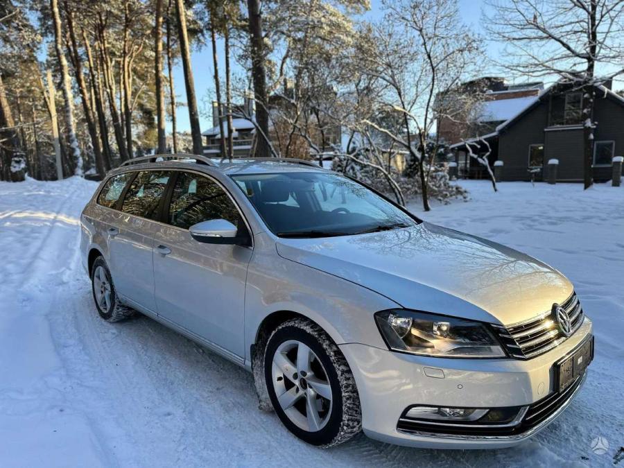 Grey Volkswagen Passat 2011 in Kaunas, with an engine capacity of 1.39 L and mileage of 159 thousand km for 5650 €, photo 1 on AUTOMOTO.COM.LV
