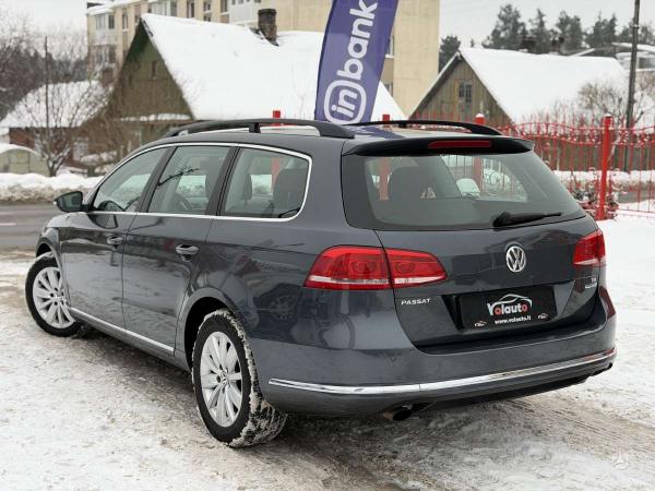 Grey Volkswagen Passat 2011 in Vilnius, with an engine capacity of 1.60 L and mileage of 260 thousand km for 4700 €, photo 3 on AUTOMOTO.COM.LV