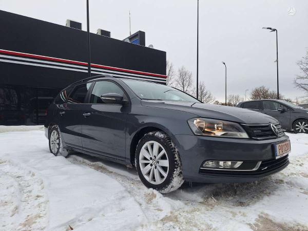 Pelēks Volkswagen Passat 2011 Kauņa, ar dzinēja tilpumu 1.60 L un nobraukumu 200 tūkst. km par 4650 €, foto 1 vietnē AUTOMOTO.COM.LV