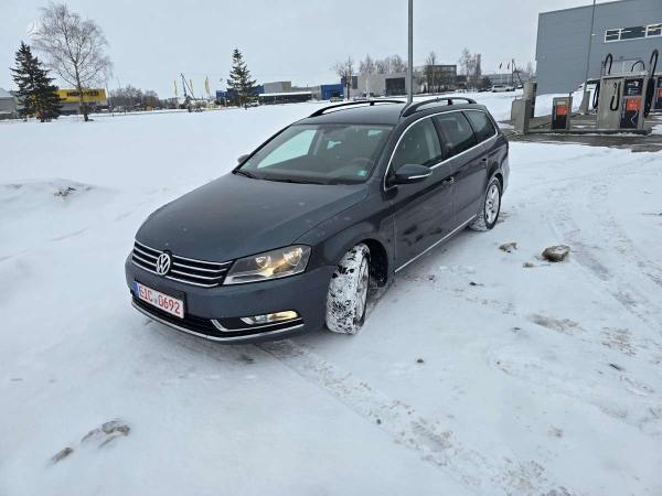 Grey Volkswagen Passat 2011 in Marijampole, with an engine capacity of 1.97 L and mileage of 360 thousand km for 4100 €, photo 1 on AUTOMOTO.COM.LV