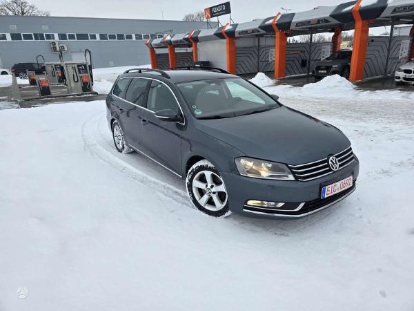 Grey Volkswagen Passat 2011 in Marijampole, with an engine capacity of 1.97 L and mileage of 360 thousand km for 4100 €, photo 3 on AUTOMOTO.COM.LV