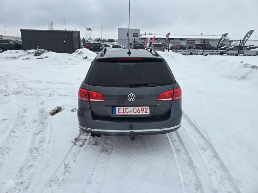 Pelēks Volkswagen Passat 2011 Marijampole, ar dzinēja tilpumu 1.97 L un nobraukumu 360 tūkst. km par 4100 €, foto 7 vietnē AUTOMOTO.COM.LV