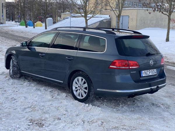 Pelēks Volkswagen Passat 2011 Mažeikiai, ar dzinēja tilpumu 1.97 L un nobraukumu 330 tūkst. km par 4400 €, foto 4 vietnē AUTOMOTO.COM.LV
